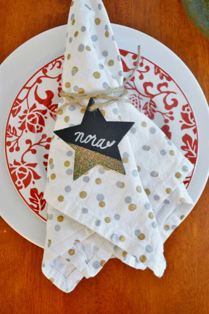 DIY Place Cards Using Glitter and Mod Podge