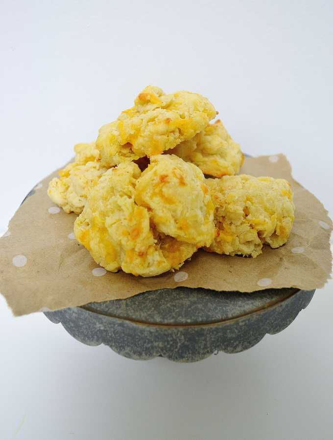 Garlic Cheddar Biscuits Recipe