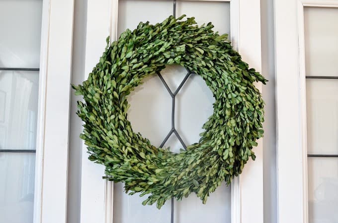 Window Pane Decor {How to Use Old Window Frames}