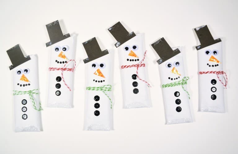 make snowman candy bars wrappers {a tutorial}