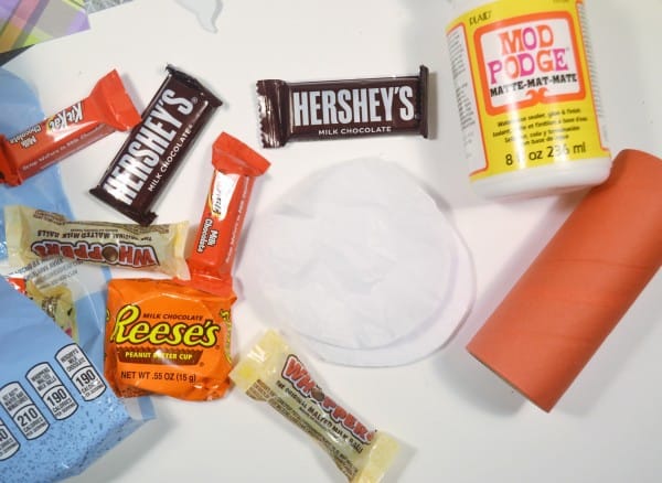 Halloween Crafts {Make a Toilet Paper Roll Candy Holder}
