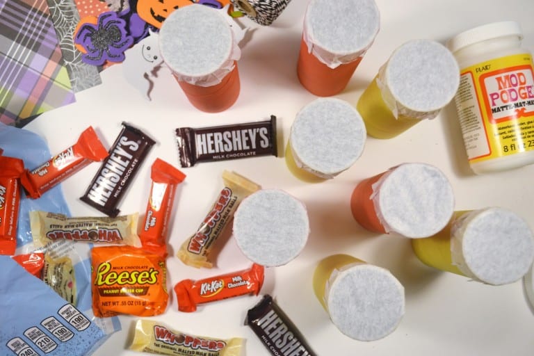 Halloween Crafts {Make a Toilet Paper Roll Candy Holder}