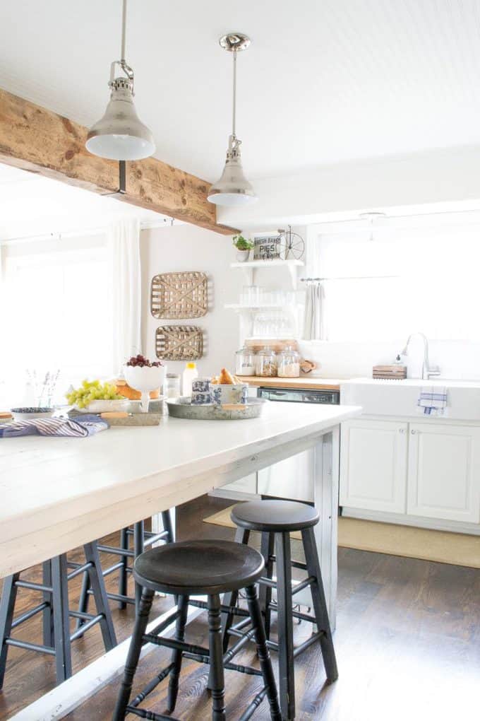 Joanna Gaines Inspired Decor {fixer upper DIY projects and tutorials}