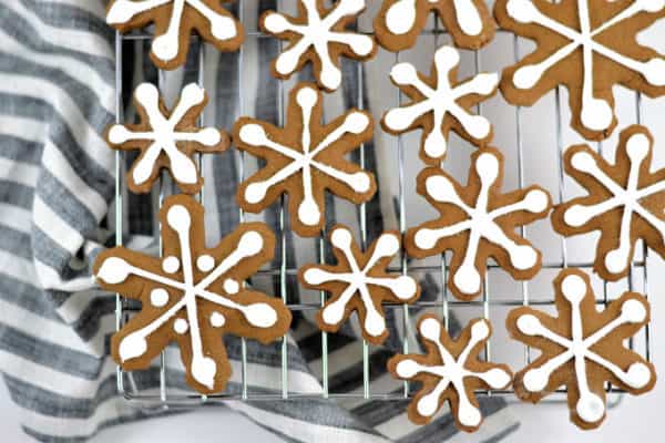 The Best Gingerbread Cookie Recipe {Gingerbread Snowflakes}