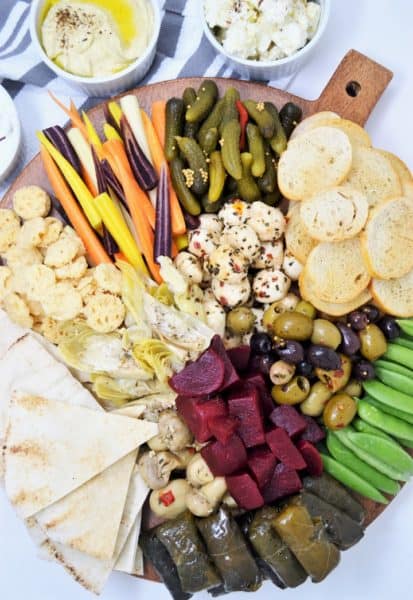 How to Make a Mediterranean Snack Platter