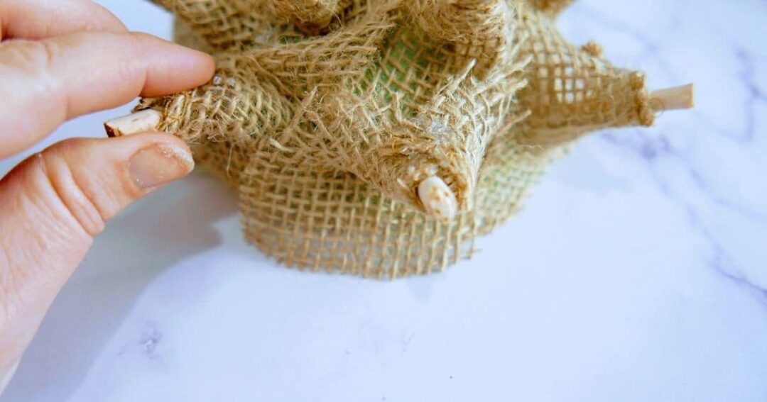 Burlap Craft Ideas {Crafts and DIY Ideas using Burlap}