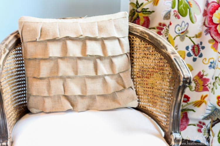 Burlap Craft Ideas {Crafts and DIY Ideas using Burlap}