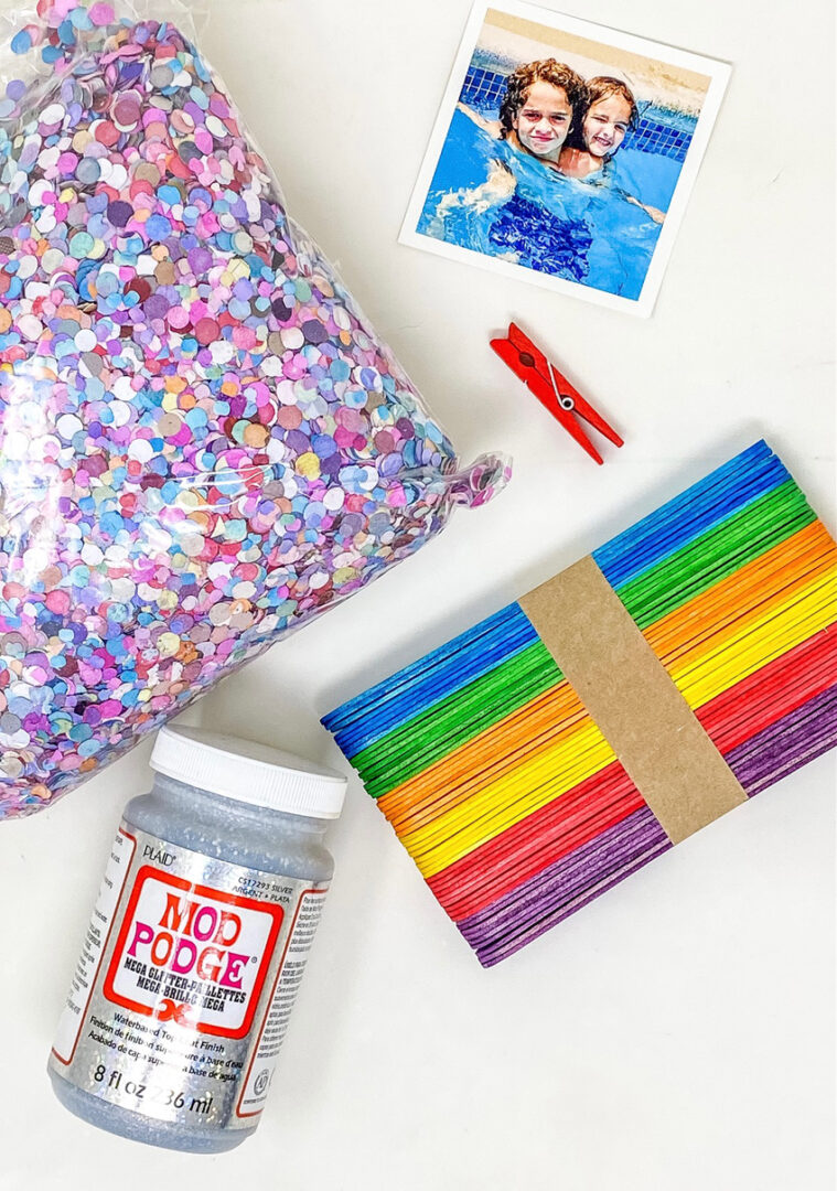 Popsicle Stick Picture Frame {An Easy Popsicle Stick Craft}