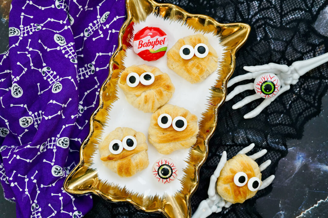 DIY CraftsEasy Halloween Snack Idea for Kids (Babybell Mummies)